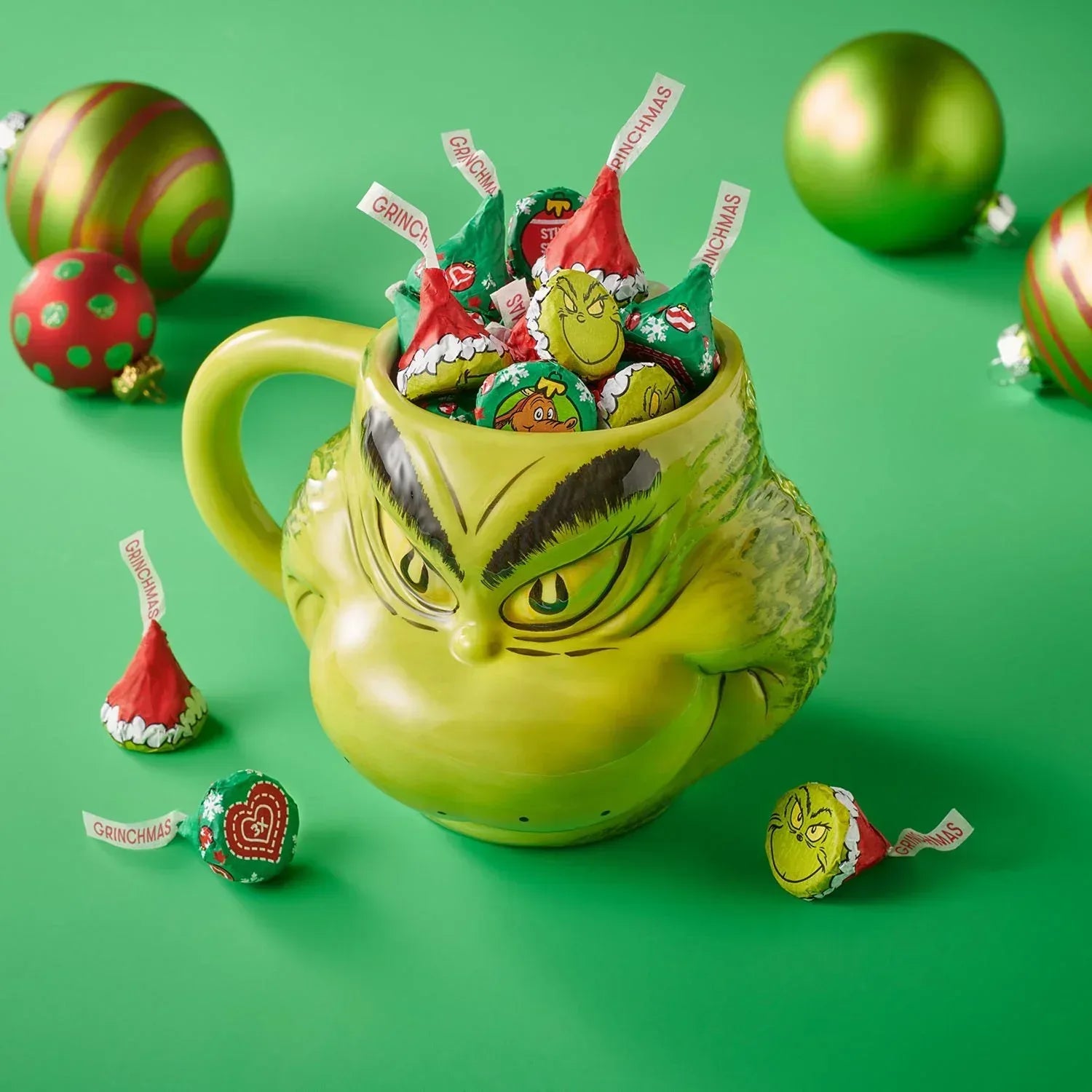HERSHEY'S KISSES Grinch Christmas Milk Chocolate Candy, 6 oz.– Brands ...